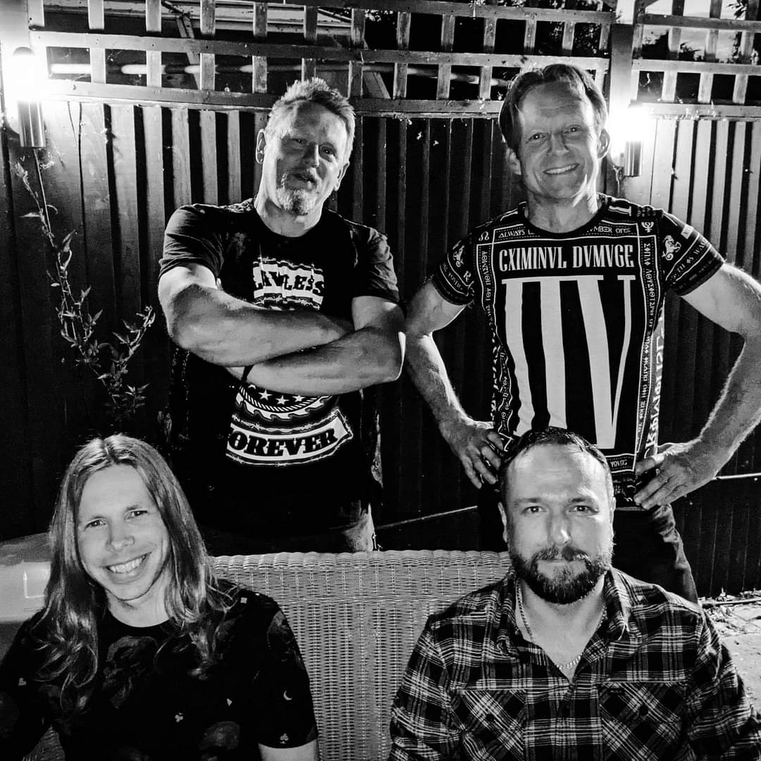 Apache Rose – Rock covers band in the South East